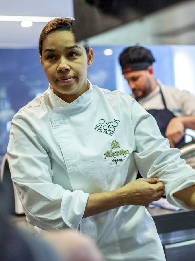 Una mañana entre fogones con la chef María Marte - UMO Magazine