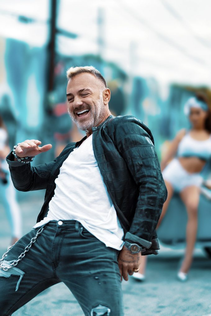 GIANLUCA VACCHI, lección de vida - UMOMAG.com