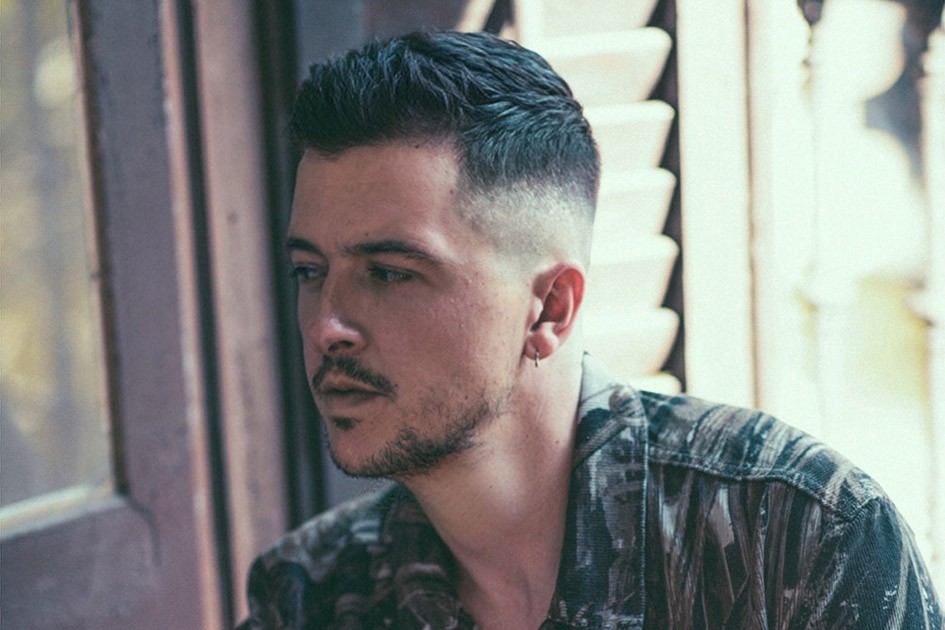 Estrenamos "Robarte Un Beso", el regreso musical de Javier Simon ...