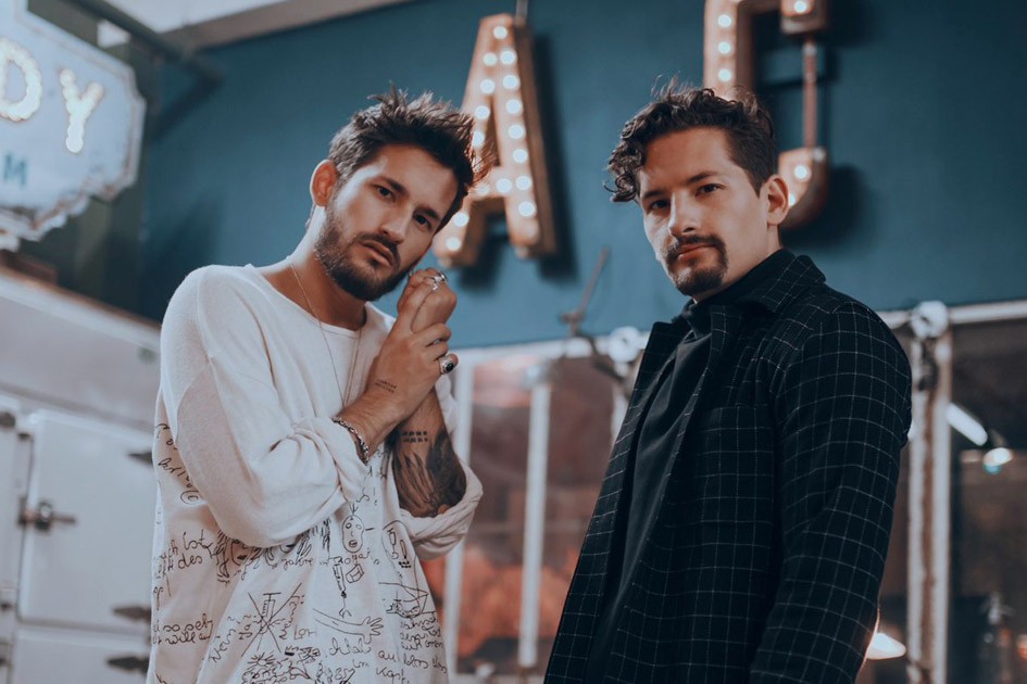 Mau & Ricky anuncian su álbum debut 'Para Aventuras y Curiosidades ...