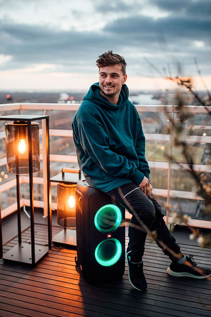 Martin Garrix ficha por JBL y se convierte en embajador global - UMOMAG.com